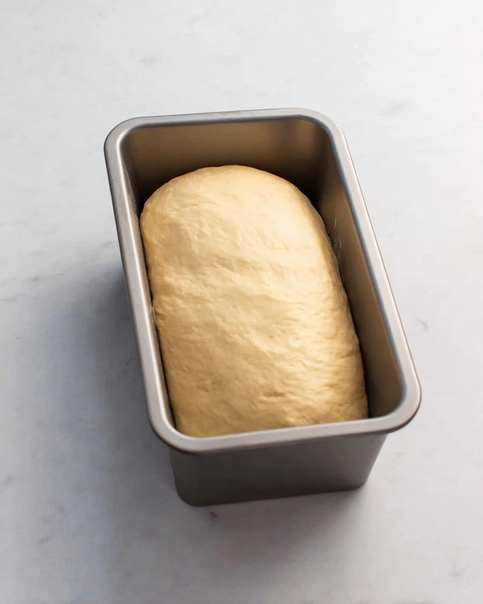 Homemade Amish White Bread: Soft, Fresh & Irresistible