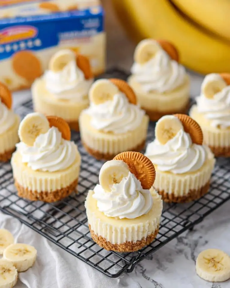 Mini Banana Pudding Cheesecakes: Irresistible & Easy Treats